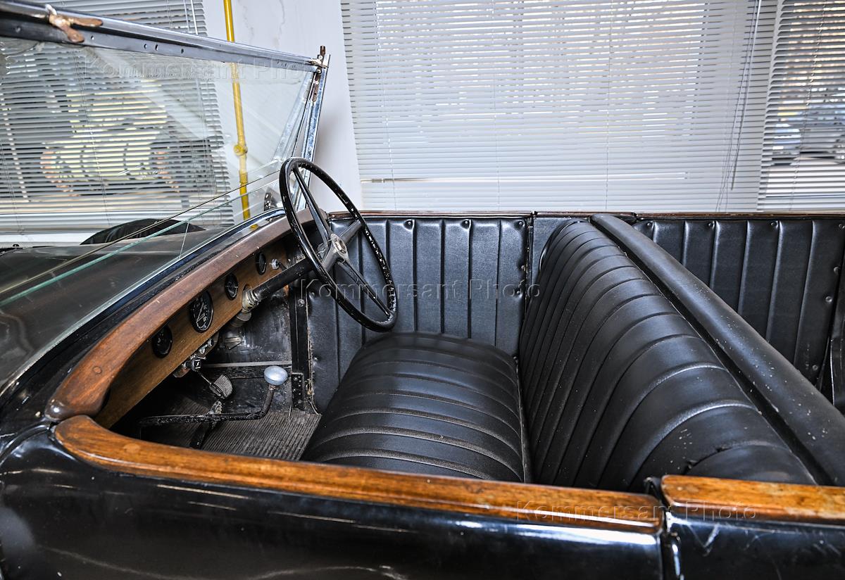 Автомобиль Rolls-Royce Phantom в музее киноконцерна 'Мосфильм ...